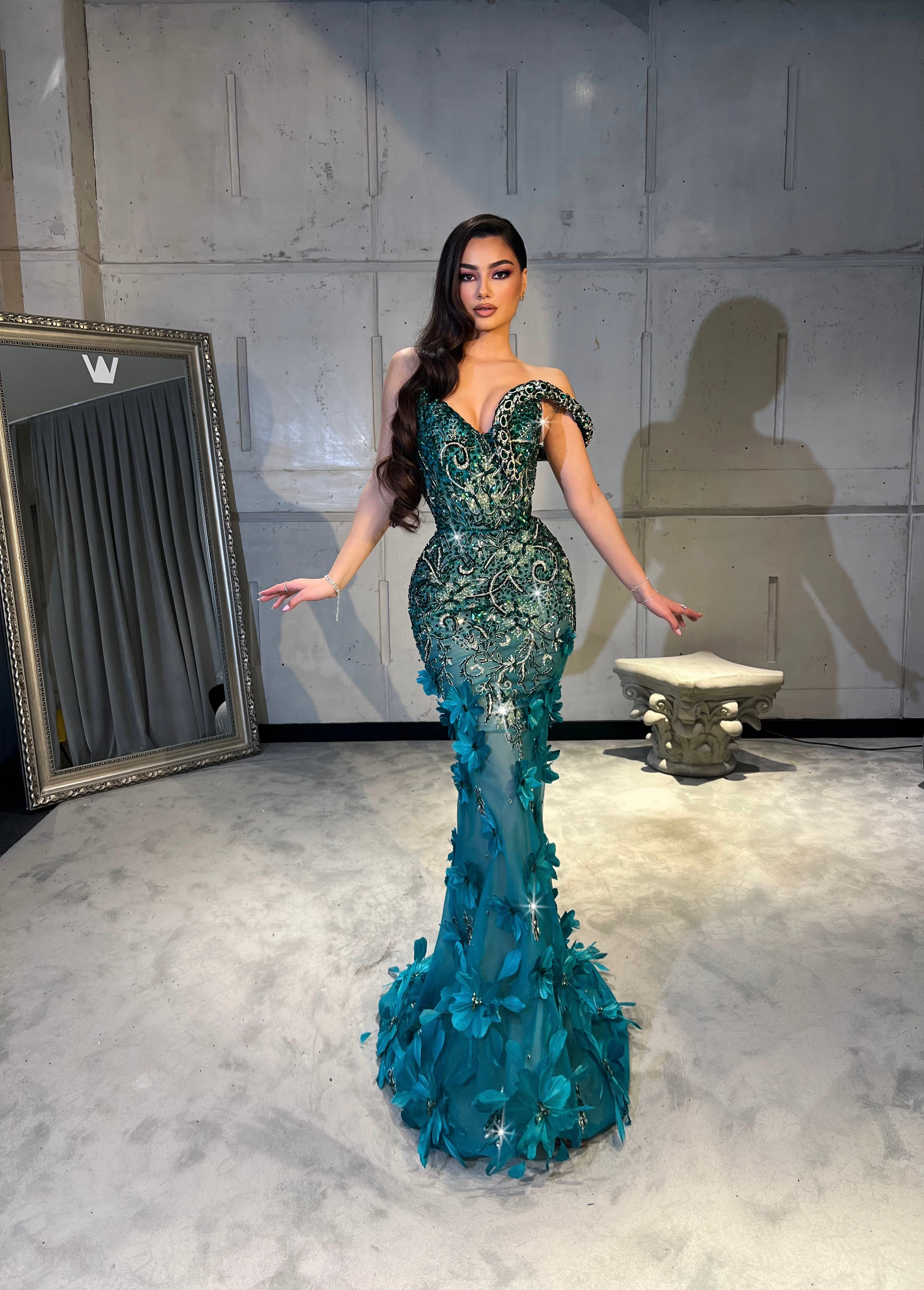 Azélie – Walone LLC